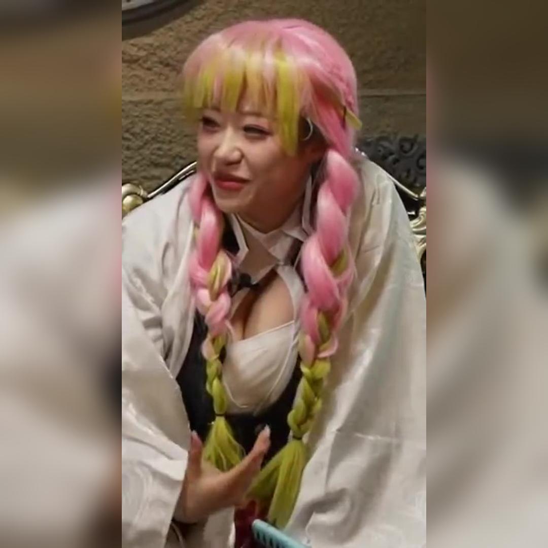 귀멸의 칼날 칸로지 미츠리 코스프레한 지원...가슴 싱크로율 100프로 - 베스트 집합소